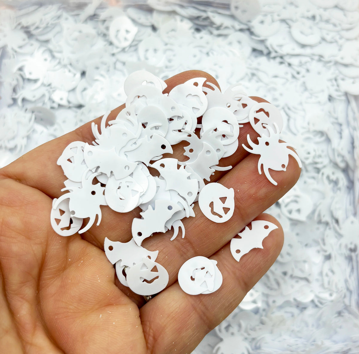 10g Spooky Halloween Confetti Table Scatter with White Pumpkin Bat Spi ...